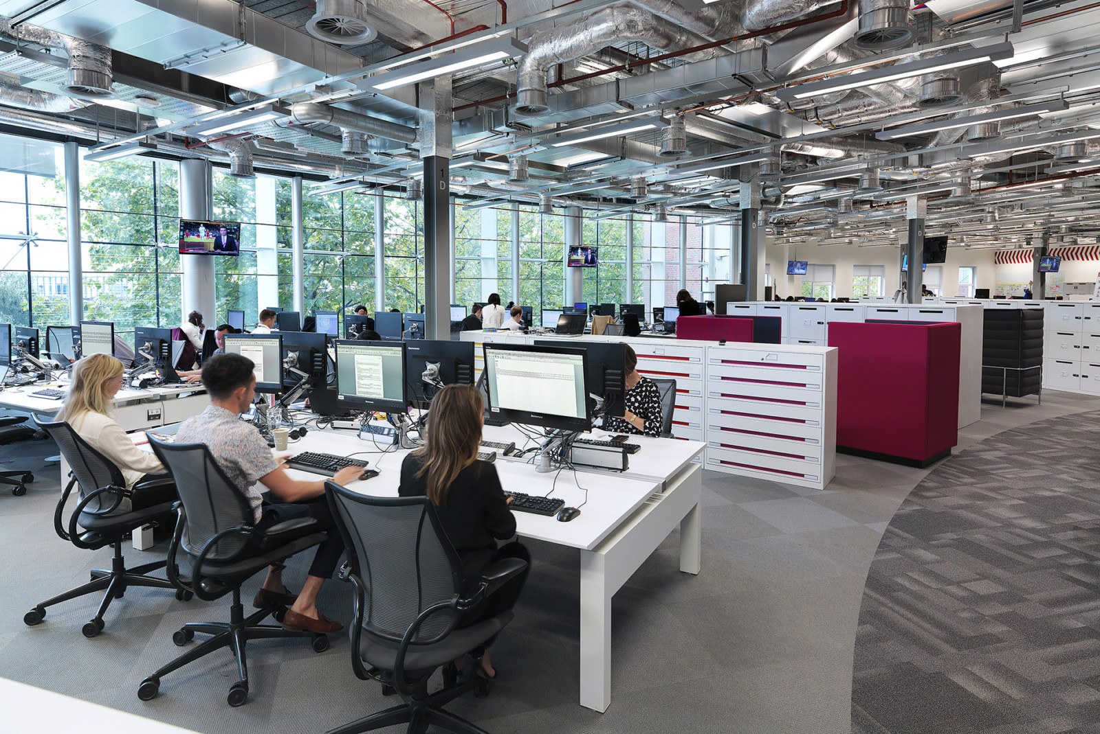 Design and construction of luxury office - High ceiling or low?